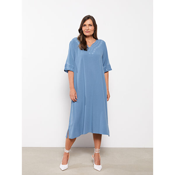 Kaçık Yaka Nakışlı Kısa Kollu Krinkle Kadın Elbise Kaçık Yaka Nakışlı Kısa Kollu Krinkle Kadın Elbise