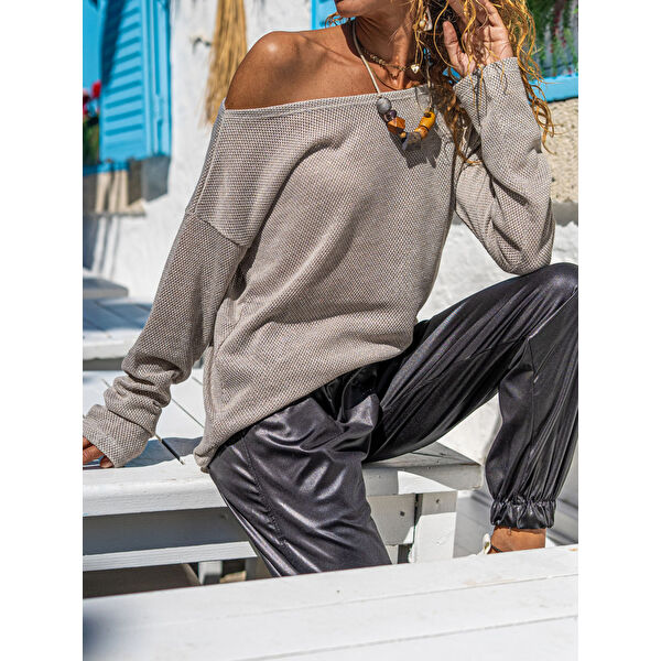 Güneşkızı Kayık Yaka Ajurlu Uzun Kollu Oversize Kadın Bluz