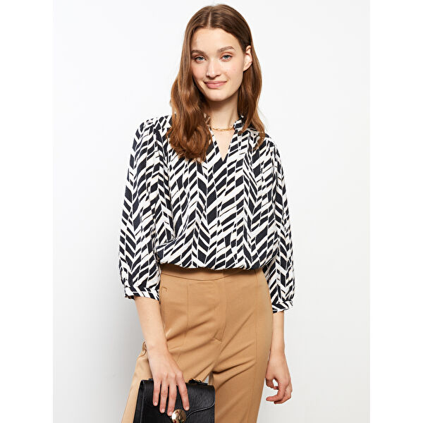 LCW CLASSIC Kaçık Yaka Desenli Kadın Bluz