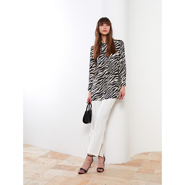 LCW CLASSIC Bisiklet Yaka Desenli Uzun Kollu Saten Kadın Tunik LCW CLASSIC Bisiklet Yaka Desenli Uzun Kollu Saten Kadın Tunik