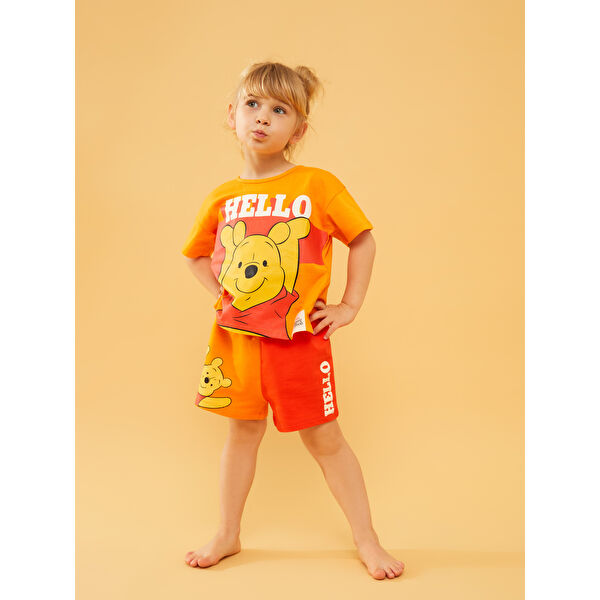 Bisiklet Yaka Kısa Kollu Winnie the Pooh Baskılı Pamuklu Kız Bebek Tişört