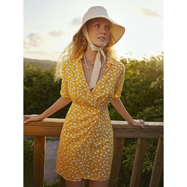 Kruvaze Yaka Desenli Kısa Kollu Kadın Elbise