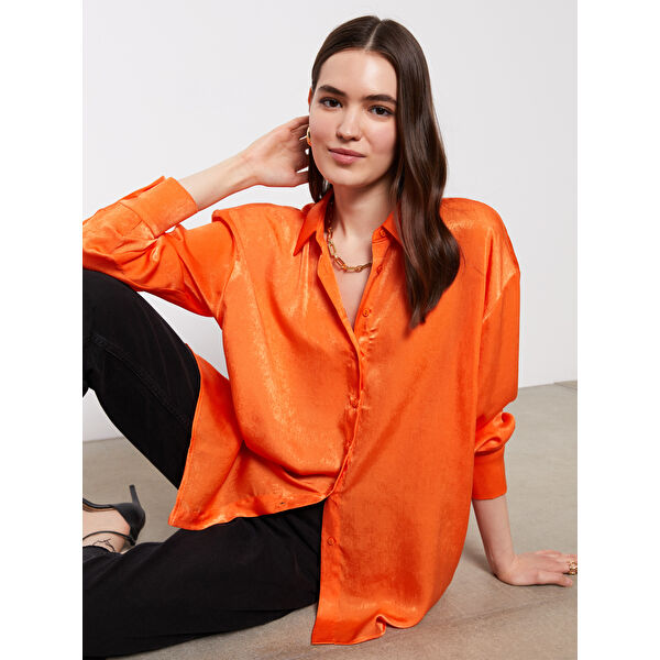 LCW CLASSIC Önden Düğme Kapamalı Düz Uzun Kollu Saten Kadın Gömlek