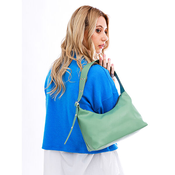 Madamra Deri Görünümlü Kadın Baget Çanta