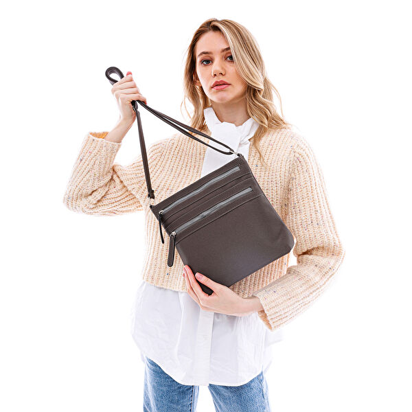 Zincir Detaylı Kadın Çapraz Çantası