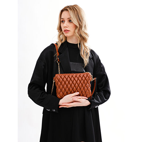 Madamra Puf Nakışlı Zincir Askılı Kadın Portföy Çanta