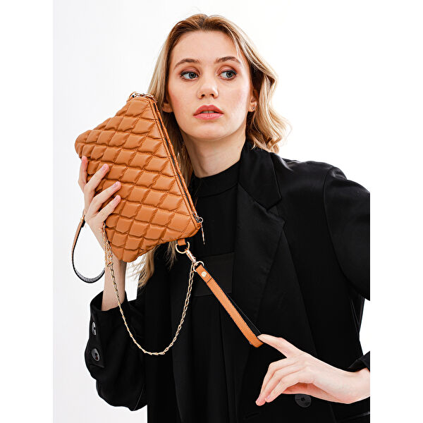 Madamra Puf Nakışlı Zincir Askılı Kadın Portföy Çanta