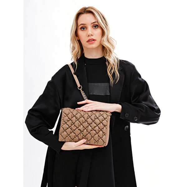 Madamra Puf Nakışlı Zincir Askılı Kadın Omuz Çantası