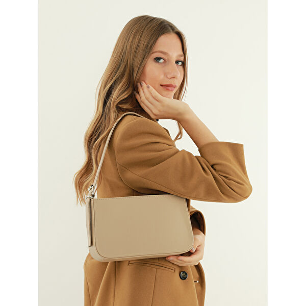 Madamra Deri Görünümlü Kadın Baget Çanta