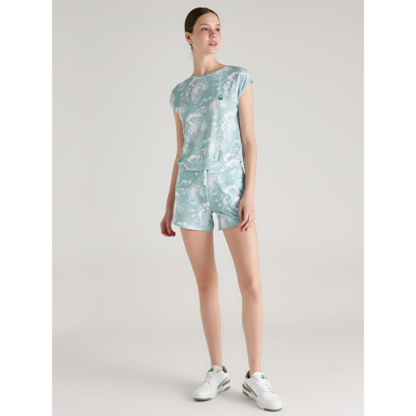 Benetton Bisiklet Yaka Batik Kısa Kollu Pamuklu Kadın Tişört ve Şort Takım