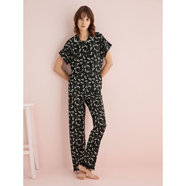 CHARME Bebe Yaka Desenli Kısa Kollu Kadın Pijama Takımı CHARME Bebe Yaka Desenli Kısa Kollu Kadın Pijama Takımı
