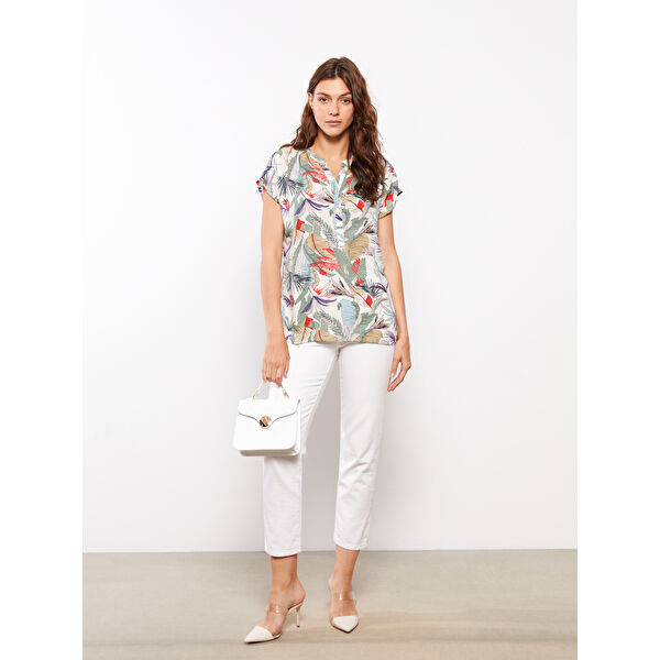 Kaçık Yaka Desenli Kısa Kollu Viskon Kadın Bluz