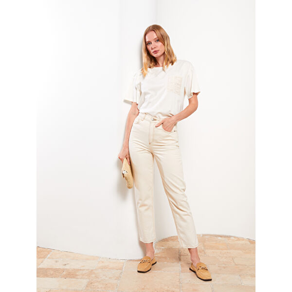 Bisiklet Yaka Nakışlı Kısa Kollu Pamuklu Kadın Tişört