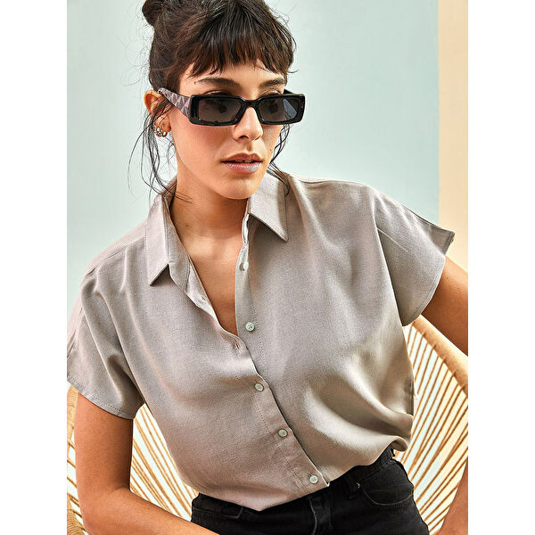 Shade Önden Düğme Kapamalı Düz Kısa Kollu Kadın Gömlek