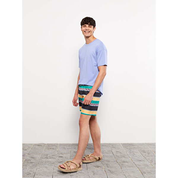 Kısa Boy Çizgili Erkek Deniz Şortu Kısa Boy Çizgili Erkek Deniz Şortu