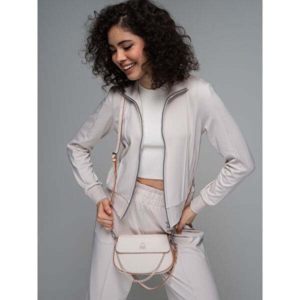 Benetton Desenli Zincir Detaylı Kapaklı Kadın Çapraz Çanta Benetton Desenli Zincir Detaylı Kapaklı Kadın Çapraz Çanta