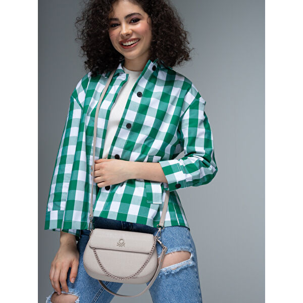 Benetton Desenli Zincir Detaylı Kapaklı Kadın Çapraz Çanta Benetton Desenli Zincir Detaylı Kapaklı Kadın Çapraz Çanta