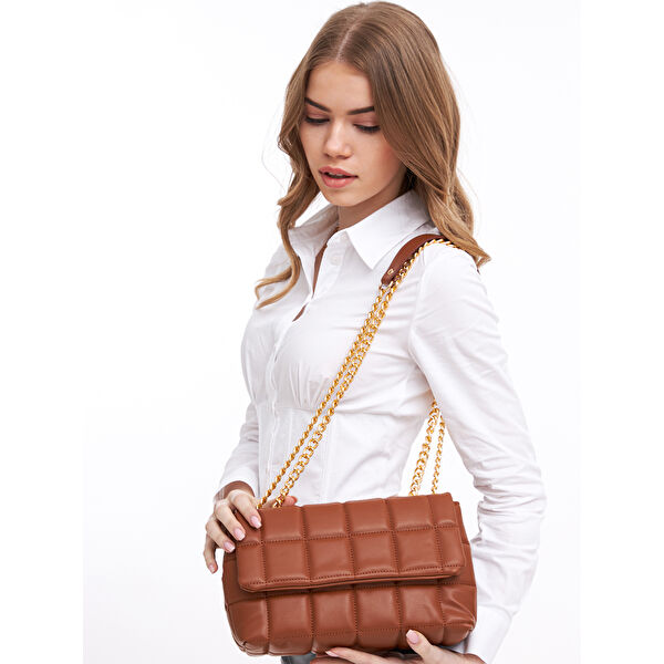 Madamra Kapitoneli Zincir Askılı Kadın Omuz Çantası