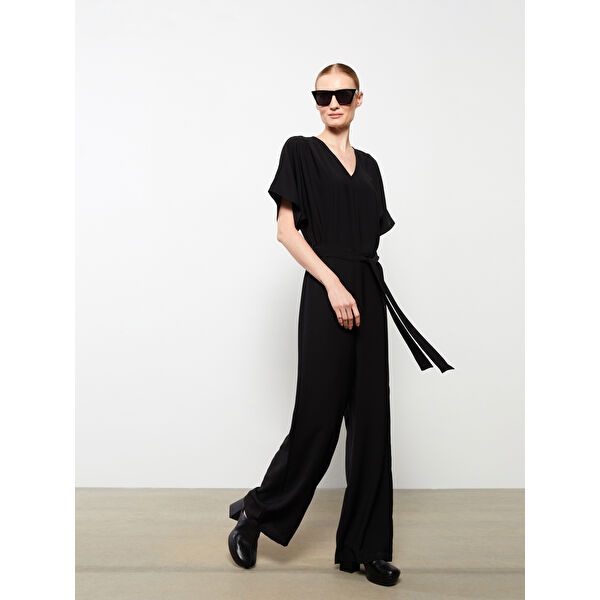 V Yaka Düz Kısa Kollu Kadın Tulum