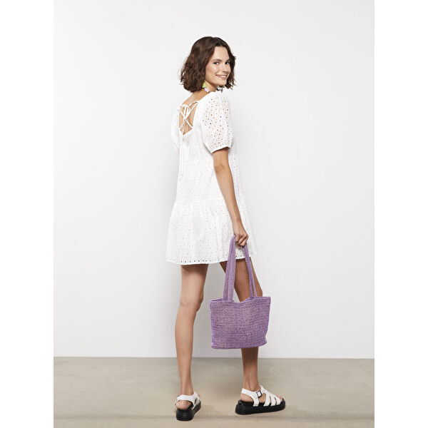 Kare Yaka Kendinden Desenli Kısa Kollu Brode Kadın Elbise Kare Yaka Kendinden Desenli Kısa Kollu Brode Kadın Elbise