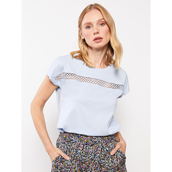 Bisiklet Yaka Nakışlı Kısa Kollu Pamuklu Kadın Tişört Bisiklet Yaka Nakışlı Kısa Kollu Pamuklu Kadın Tişört