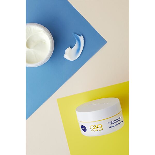 Nivea Yüksek Güneş Korumalı Kırışık Karşıtı ve Sıkılaştırıcı SPF 30 Gündüz Kremi Nivea Yüksek Güneş Korumalı Kırışık Karşıtı ve Sıkılaştırıcı SPF 30 Gündüz Kremi