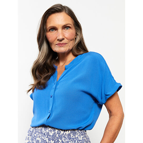 Kaçık Yaka Düz Kısa Kollu Viskon Kadın Gömlek