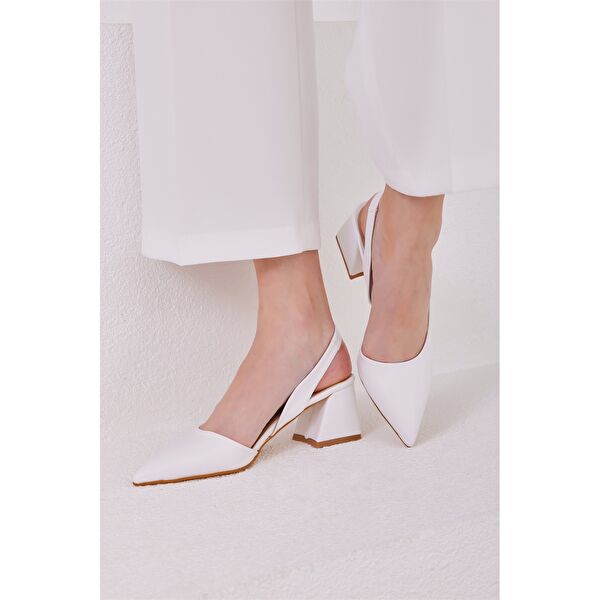 MADAMRA Deri Görünümlü Kadın Topuklu Ayakkabı