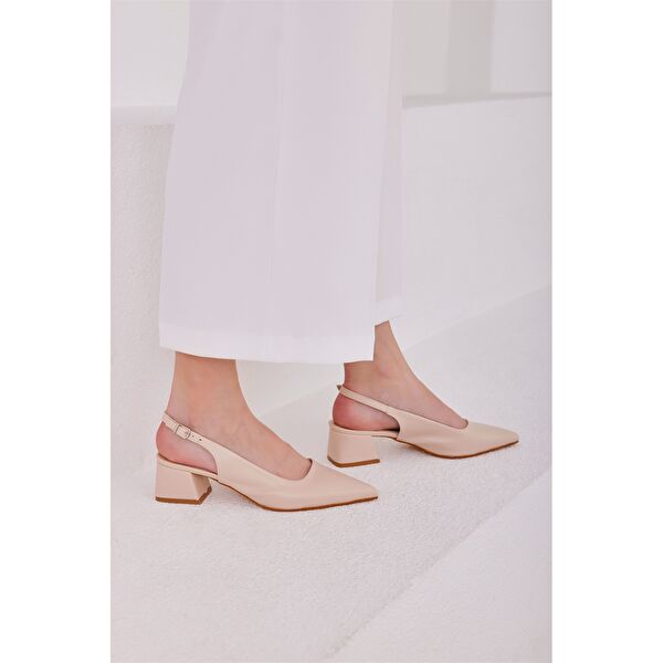 MADAMRA Deri Görünümlü Sivri Burun Kadın Topuklu Ayakkabı