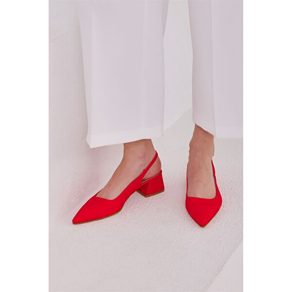 MADAMRA Deri Görünümlü Sivri Burun Kadın Topuklu Ayakkabı MADAMRA Deri Görünümlü Sivri Burun Kadın Topuklu Ayakkabı