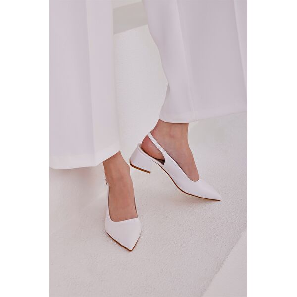 MADAMRA Deri Görünümlü Sivri Burun Kadın Topuklu Ayakkabı