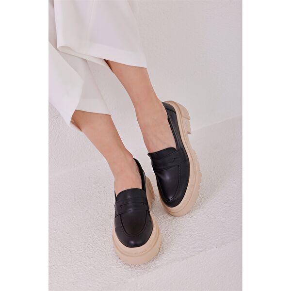 MADAMRA Deri Görünümlü Kalın Taban Kadın Klasik Ayakkabı
