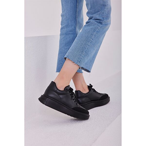 Deri Görünümlü Bağcıklı Kadın Spor Ayakkabı