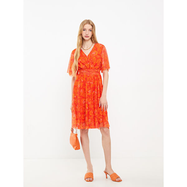 Busem V Yaka Desenli Kısa Kollu Viskon Kadın Elbise Busem V Yaka Desenli Kısa Kollu Viskon Kadın Elbise