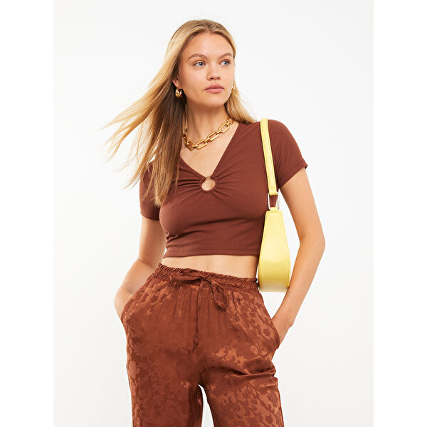 Busem V Yaka Düz Kısa Kollu Pamuklu Kadın Bluz Busem V Yaka Düz Kısa Kollu Pamuklu Kadın Bluz