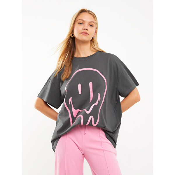 Busem Bisiklet Yaka Baskılı Kısa Kollu Oversize Kadın Tişört Busem Bisiklet Yaka Baskılı Kısa Kollu Oversize Kadın Tişört