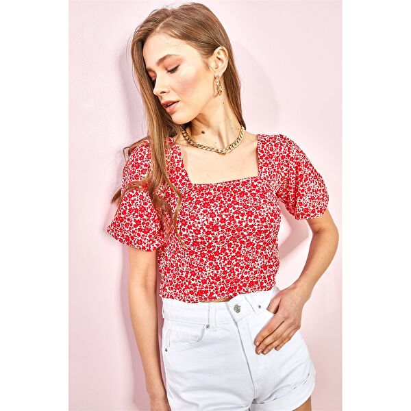 Shade Kare Yaka Çiçekli Kısa Kollu Crop Kadın Bluz Shade Kare Yaka Çiçekli Kısa Kollu Crop Kadın Bluz