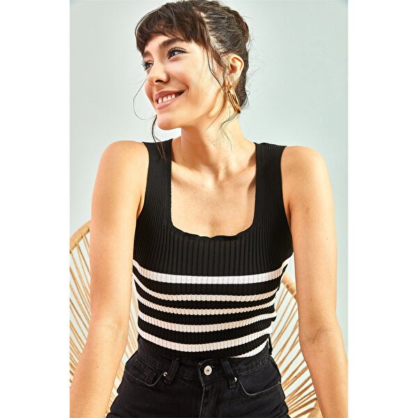 Shade Kare Yaka Çizgili Askılı Kadın Triko Bluz Shade Kare Yaka Çizgili Askılı Kadın Triko Bluz