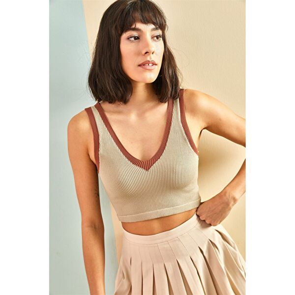 Shade V Yaka Düz Askılı Triko Kadın Bluz Shade V Yaka Düz Askılı Triko Kadın Bluz