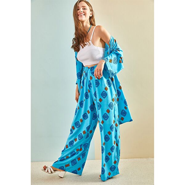 Şal Yaka Desenli Uzun Kollu Viskon Kadın Kimono ve Pantolon Takım Şal Yaka Desenli Uzun Kollu Viskon Kadın Kimono ve Pantolon Takım