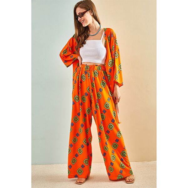 Şal Yaka Desenli Uzun Kollu Viskon Kadın Kimono ve Pantolon Takım Şal Yaka Desenli Uzun Kollu Viskon Kadın Kimono ve Pantolon Takım