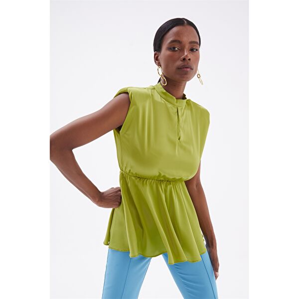 Dik Yaka Düz Kolsuz Kadın Bluz