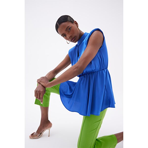 Dik Yaka Düz Kolsuz Kadın Bluz