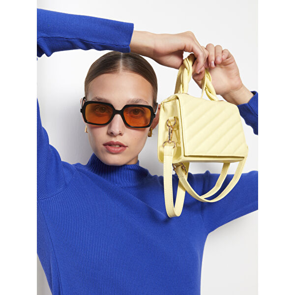 Deri Görünümlü Kapitoneli Kadın Çapraz Çanta