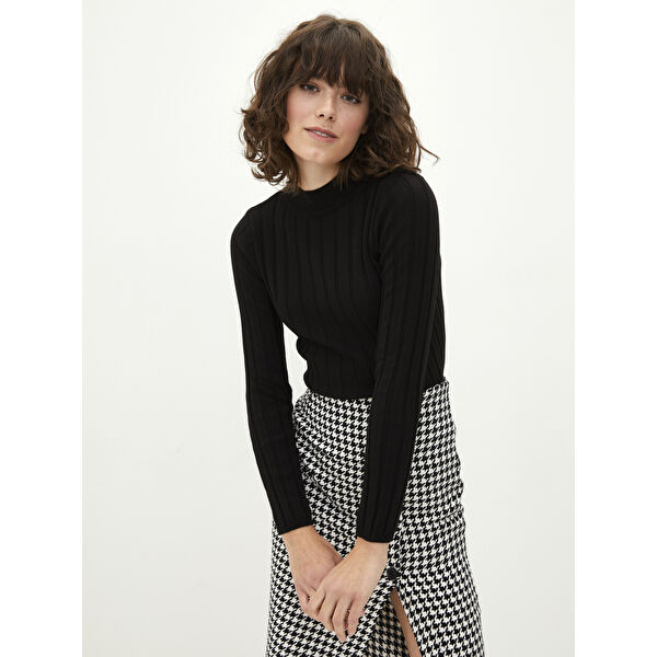 Yarım Balıkçı Yaka Düz Uzun Kollu Kadın Triko Kazak