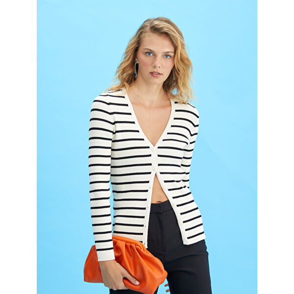 V Yaka Çizgili Uzun Kollu Kadın Triko Hırka V Yaka Çizgili Uzun Kollu Kadın Triko Hırka