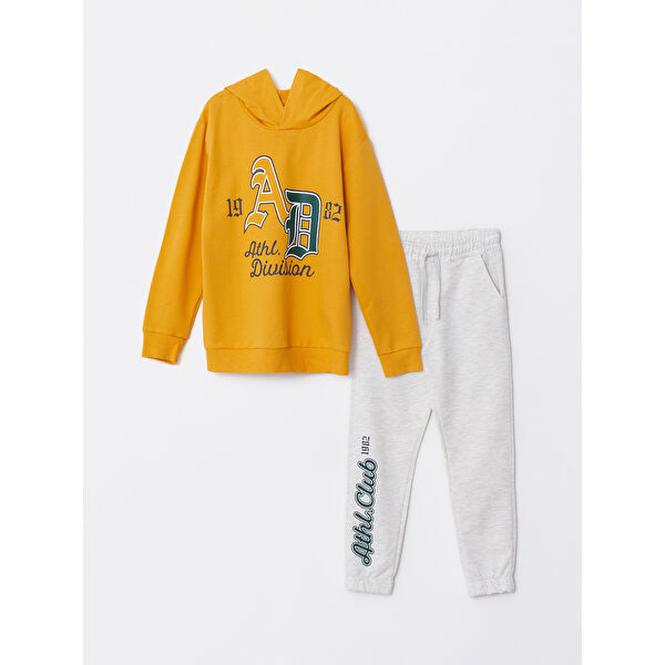 Kapüşonlu Baskılı Uzun Kollu Erkek Çocuk Sweatshirt ve Eşofman Altı Kapüşonlu Baskılı Uzun Kollu Erkek Çocuk Sweatshirt ve Eşofman Altı