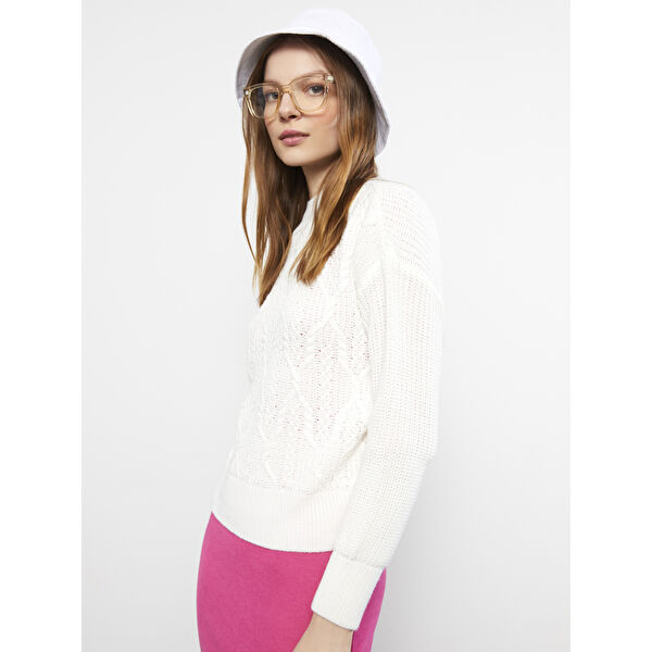 Yarım Balıkçı Yaka Kendinden Desenli Uzun Kollu Kadın Triko Kazak