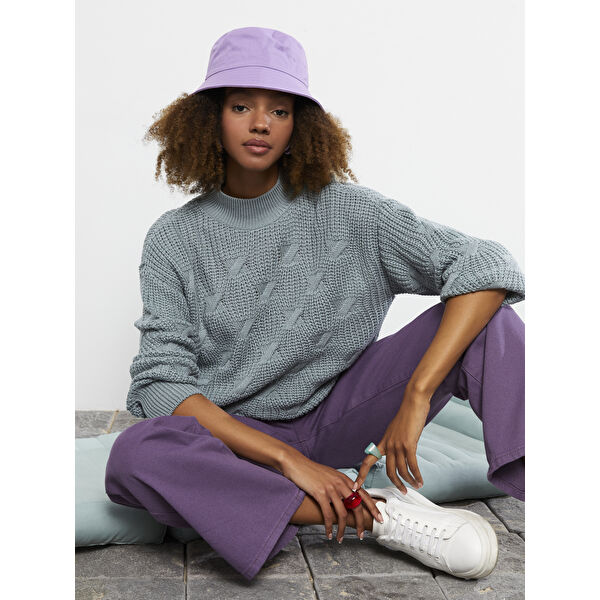 Yarım Balıkçı Yaka Kendinden Desenli Uzun Kollu Kadın Triko Kazak