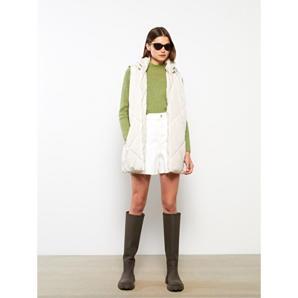 Kapüşonlu Kapitone Desenli Kadın Şişme Yelek Kapüşonlu Kapitone Desenli Kadın Şişme Yelek